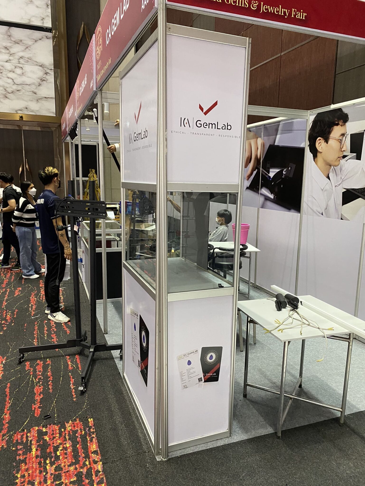 รับทำ Sticker booth สติ๊กเกอร์ติดบูธ คุณภาพเยี่ยม สั่งง่าย ครบวงจร